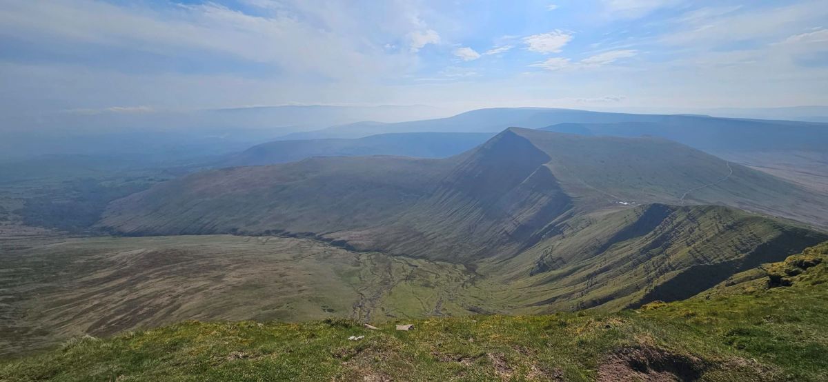 Hiking in Brecon Beacons National Park – Heather's Compass